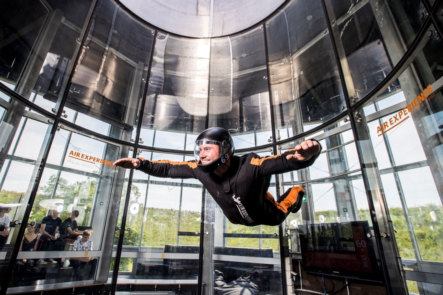 Prøv Indoor Skydiving hos Copenhagen Air Experience - Alle kan flyve!